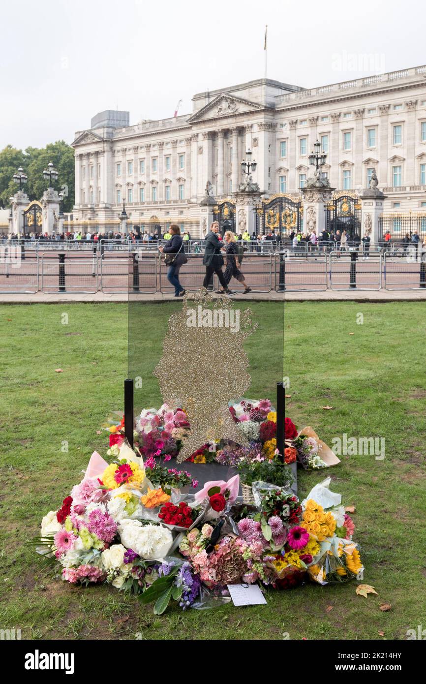 La nation continue de pleurer la mort de la reine Elizabeth II Des ...