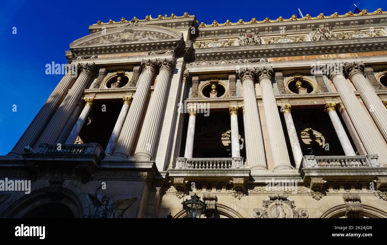Paris, France - 01 janvier 2022 : détails architecturaux de l'Opéra ...