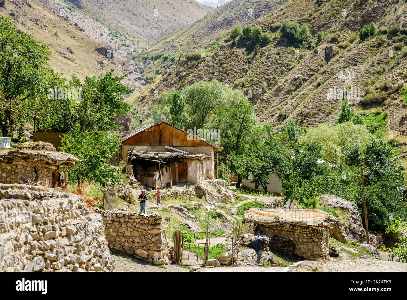 Femme tadjik Banque de photographies et d’images à haute résolution - Alamy