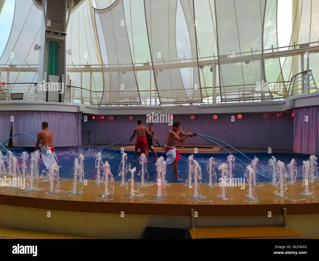 Symphonie aquatique Banque de photographies et d’images à haute résolution - Alamy