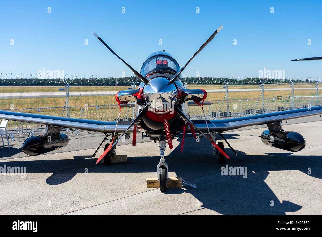 Single engine turboprop Banque de photographies et d’images à haute ...