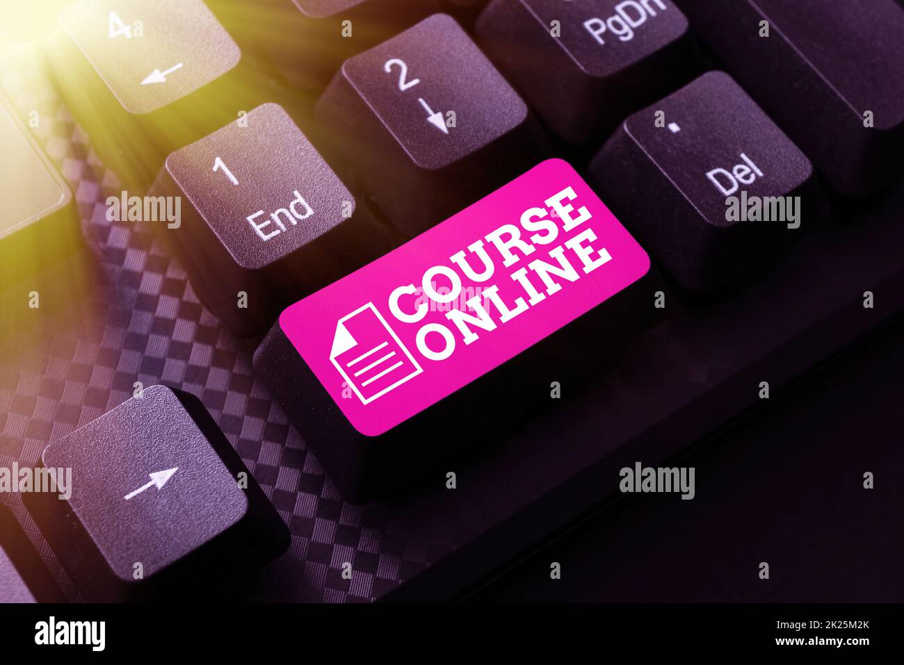 Légende du texte présentant le cours en ligne. Mot écrit sur eLearning ...