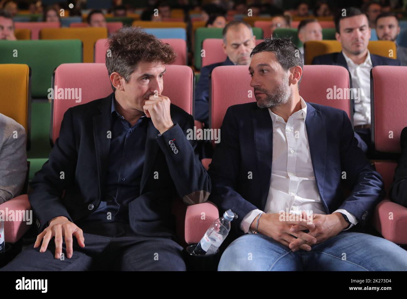 Pedro Belon Perez pendant le symposium international de la médecine ...