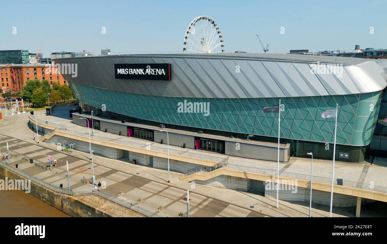 M S Bank Arena Liverpool sur les quais - vue aérienne - LIVERPOOL ...