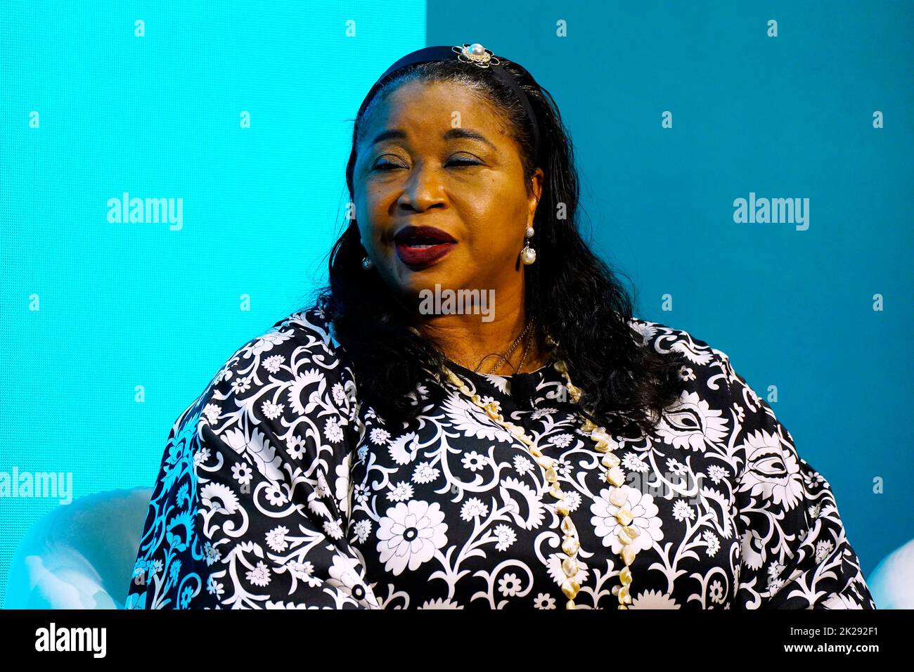 09/18/2022 New York, New York Kate Fotso se présente sur scène à la ...