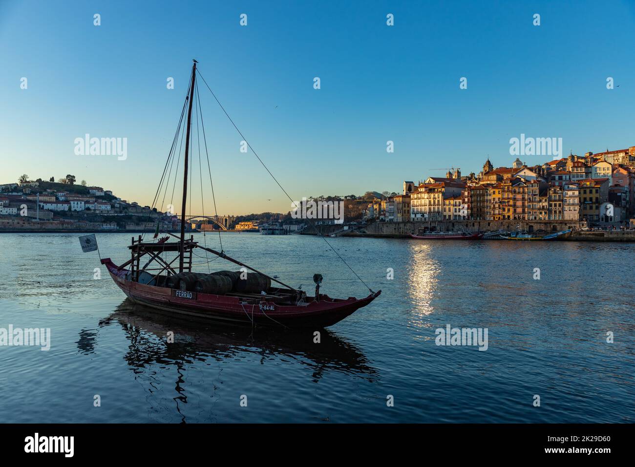Porto sunset Banque de photographies et d’images à haute résolution - Alamy