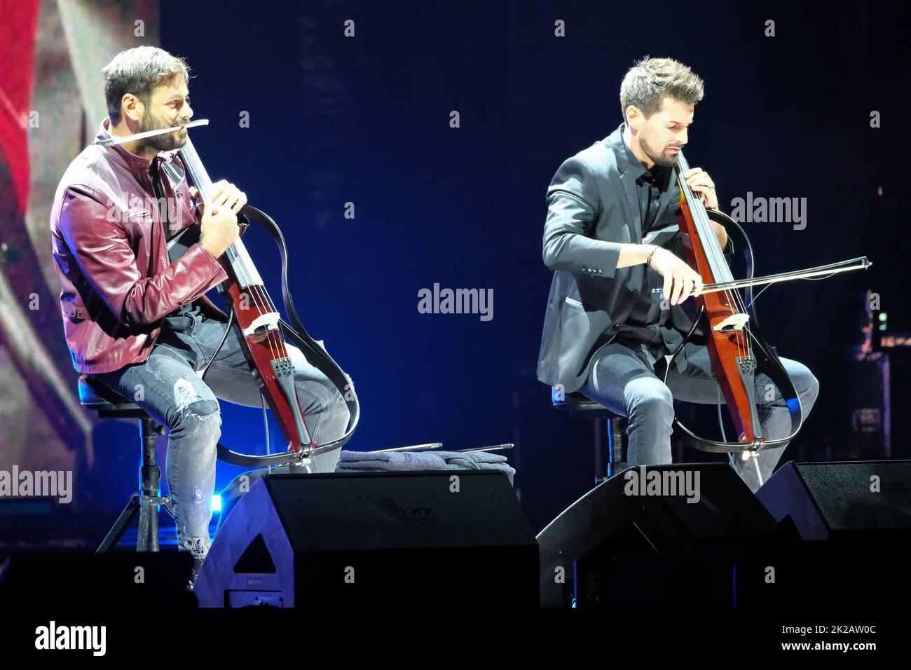 Les deux violoncellistes Luka Sulic et Stjepan Hauser connaissent par ...