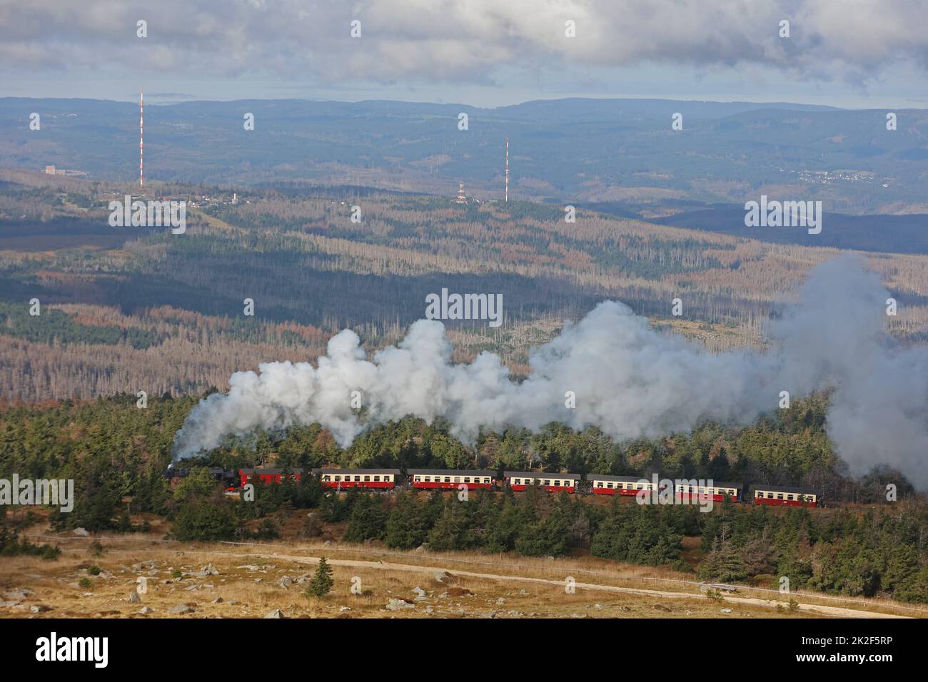 21 September 2022, Saxony-Anhalt, Schierke: A train of the Harzer ...