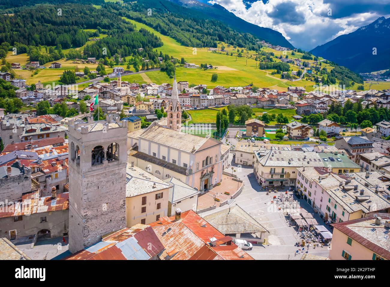 Bormio alpine village Banque de photographies et d’images à haute ...
