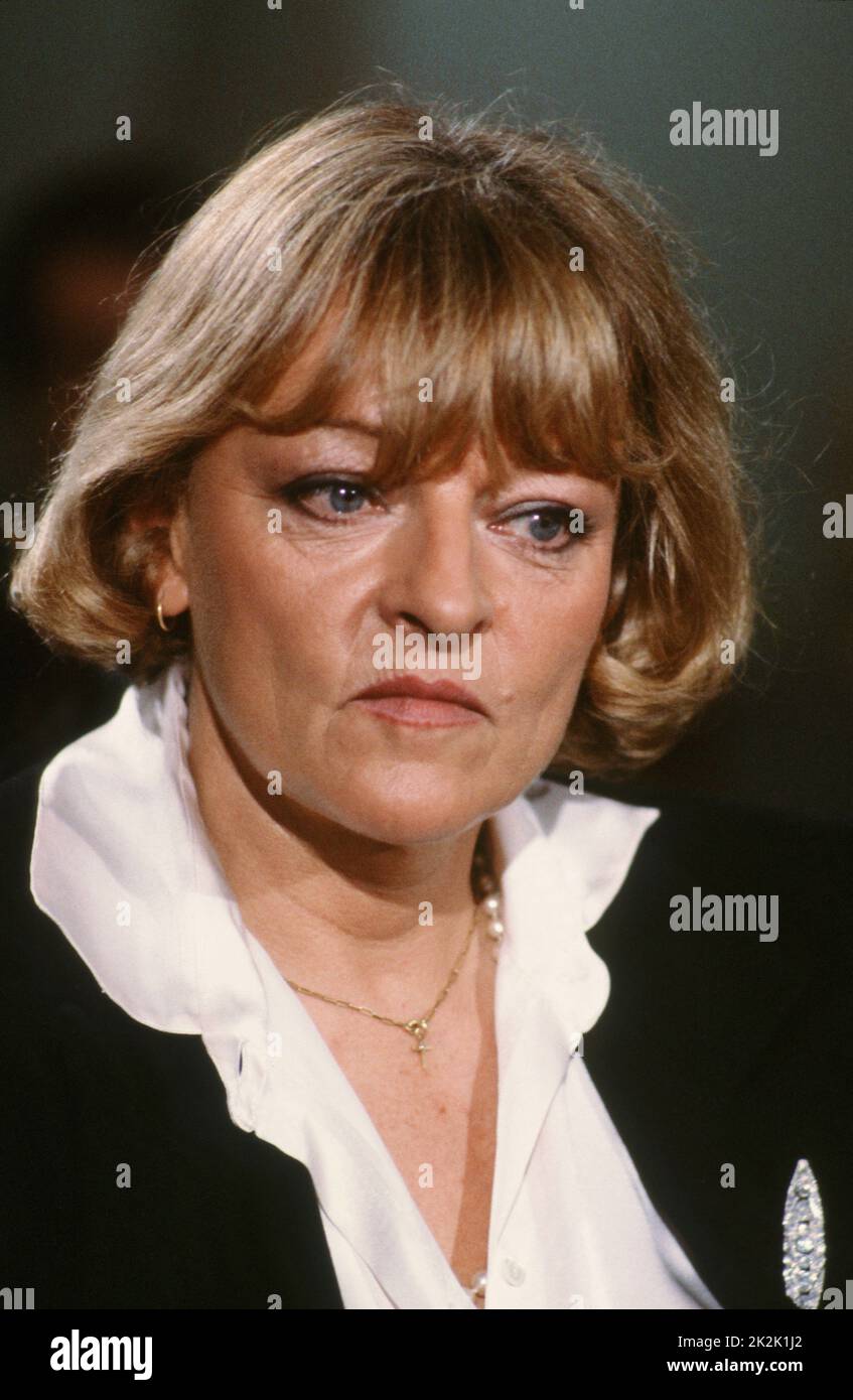 L'écrivain et journaliste française Geneviève Dormann, assistant à l ...