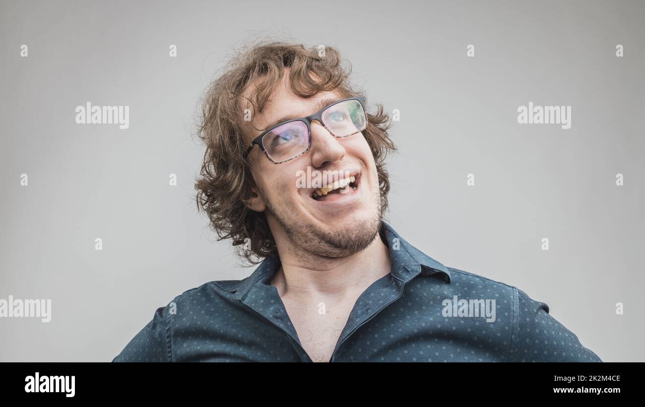 Homme fier avec Banque de photographies et d’images à haute résolution ...