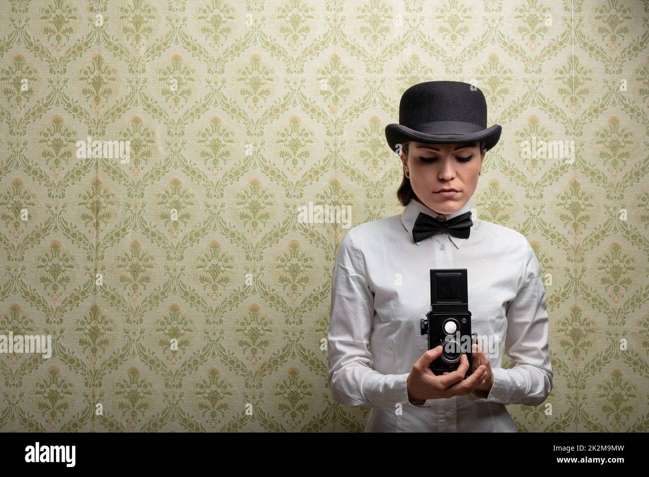 Woman photographer vintage Banque de photographies et d’images à haute résolution - Alamy