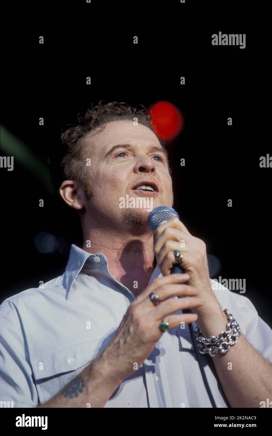 Simply red mick hucknall 1999 Banque de photographies et d’images à ...