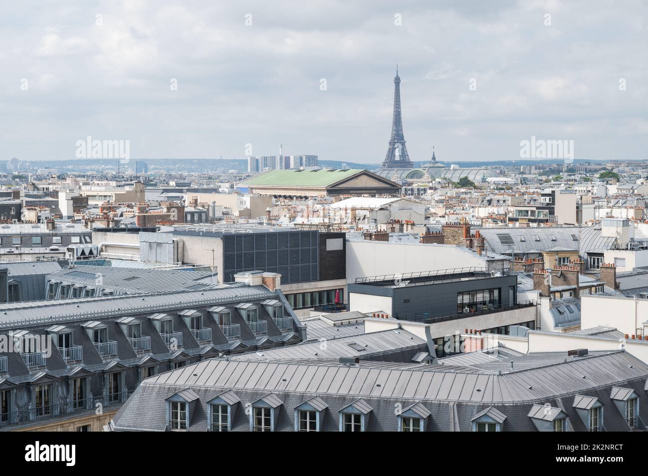Terrasse sur le toit des Galeries Lafayette : vue sur Paris depuis le ...