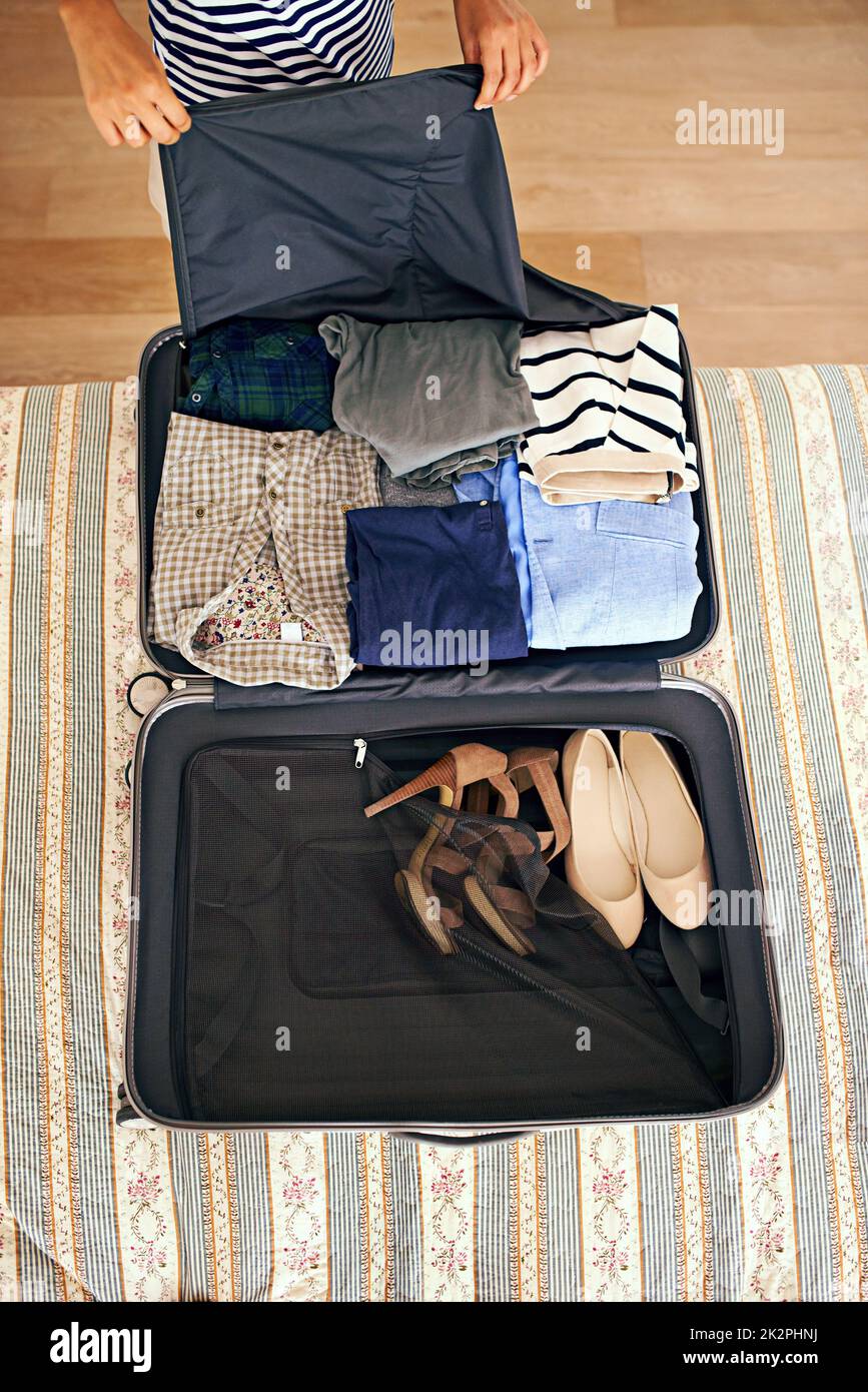 Valise de femme Banque de photographies et d’images à haute résolution ...