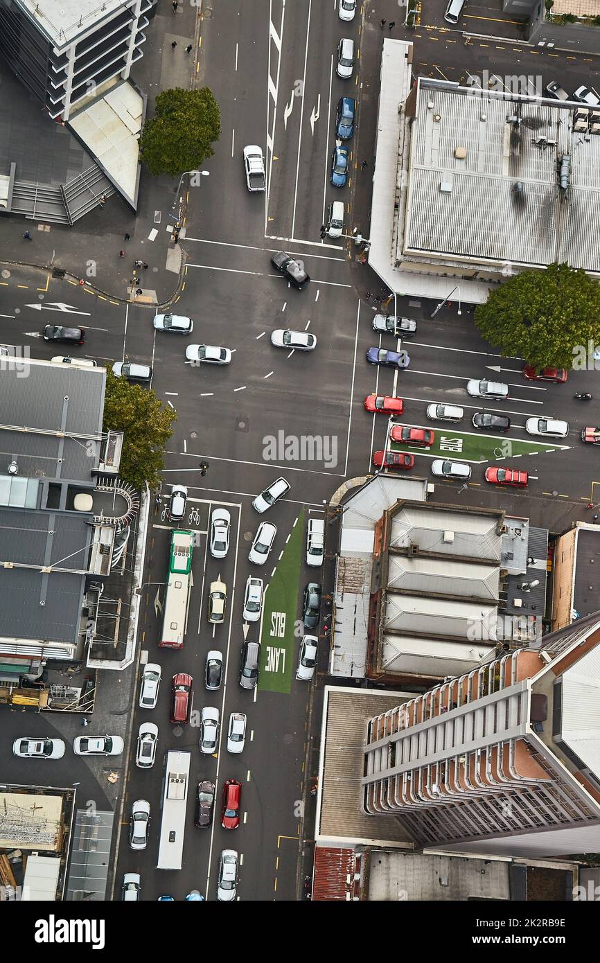 Intersection de voitures de circulation urbaine Banque de photographies ...