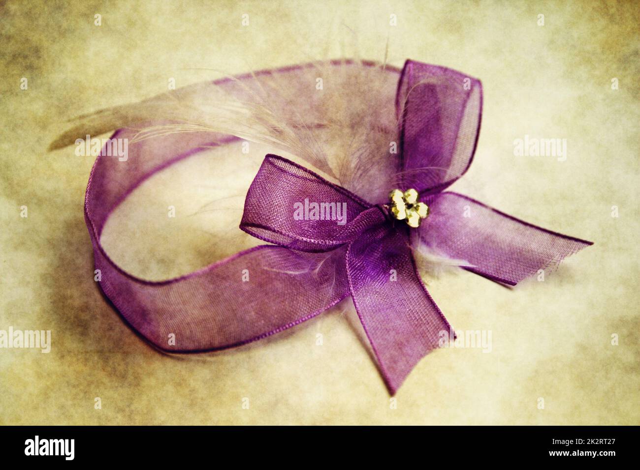 Violet ribbon Banque de photographies et d’images à haute résolution ...