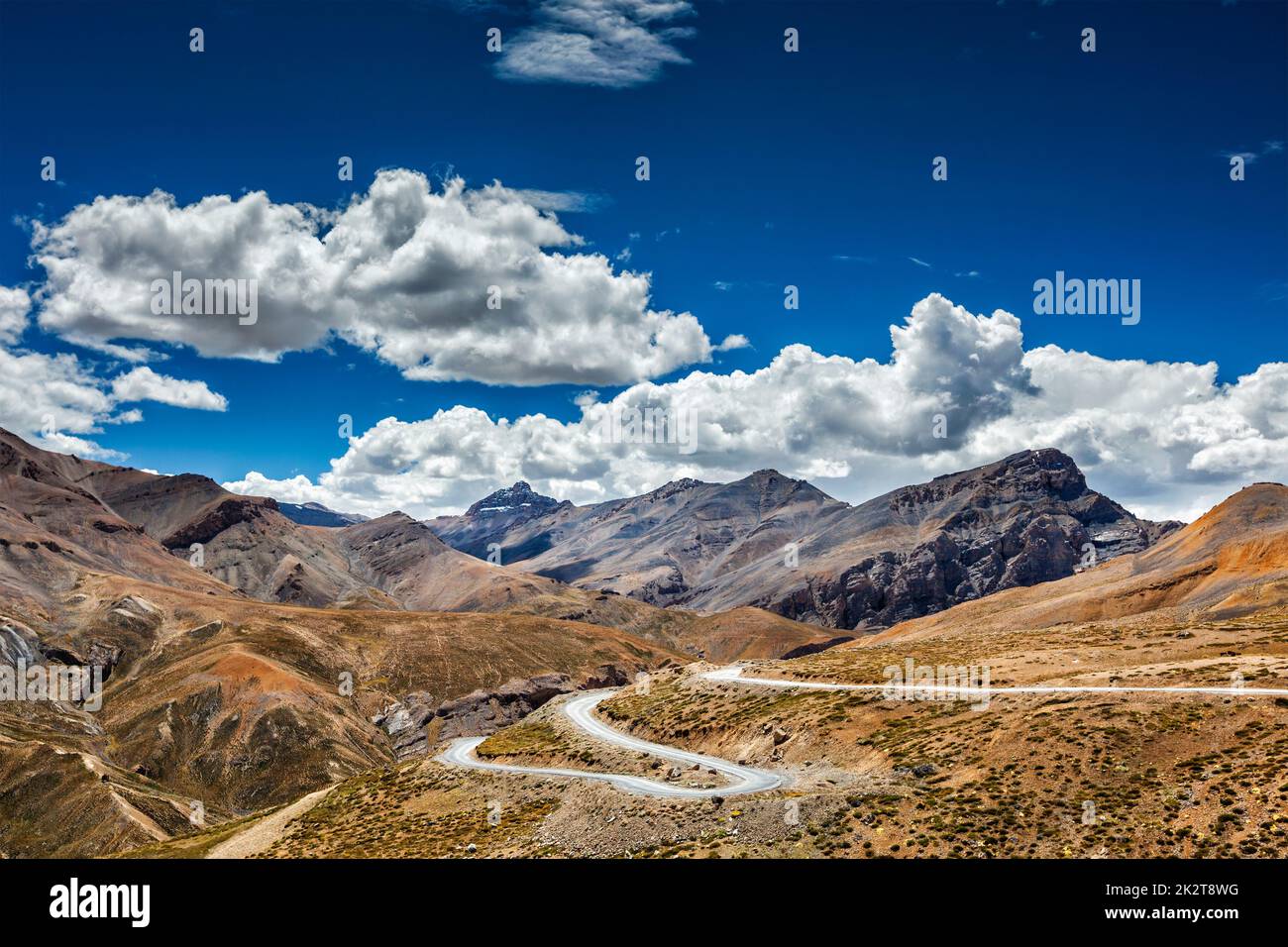 Route de leh manali Banque de photographies et d’images à haute ...