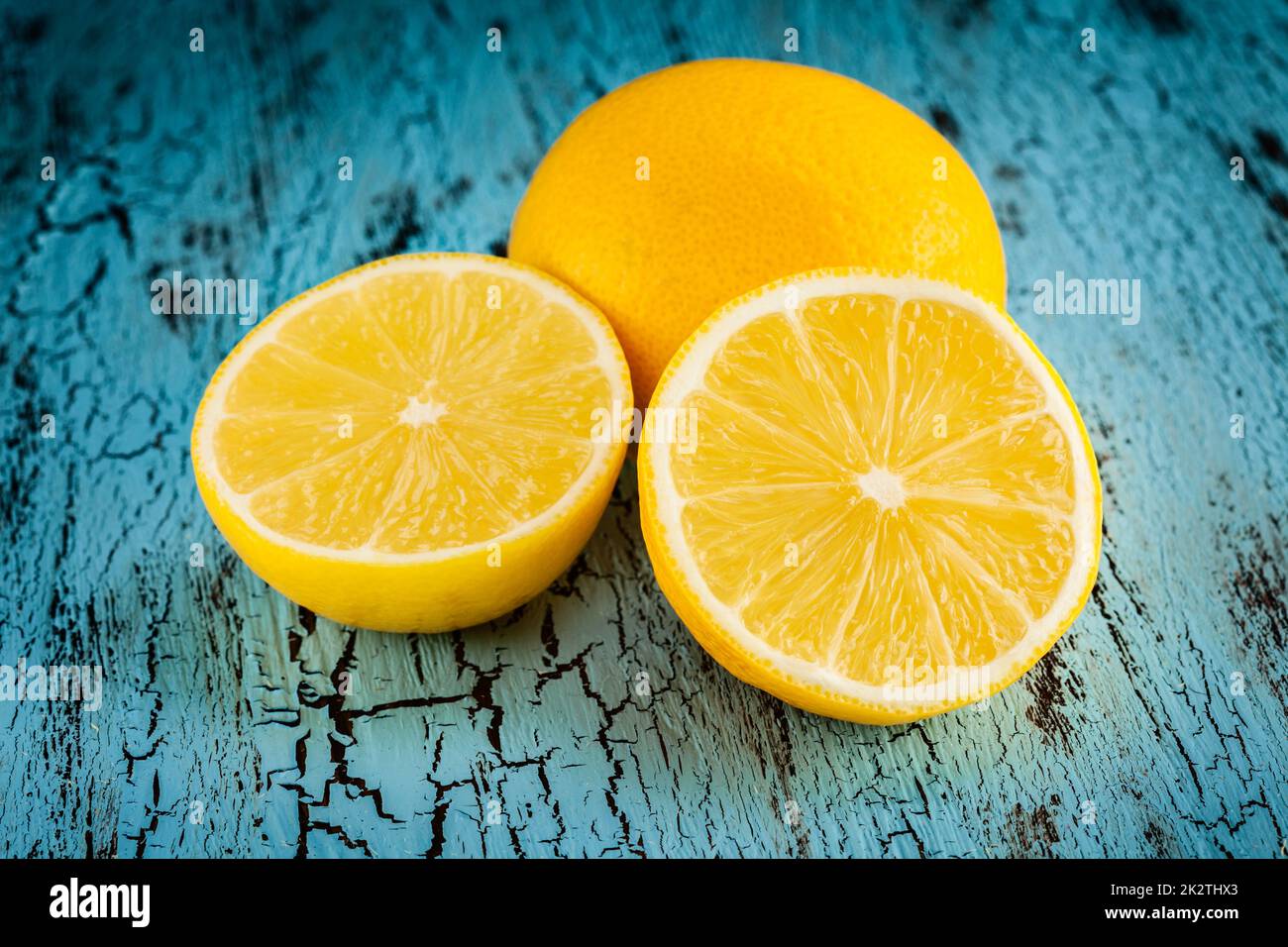 Citron demi coupé Banque de photographies et d’images à haute ...