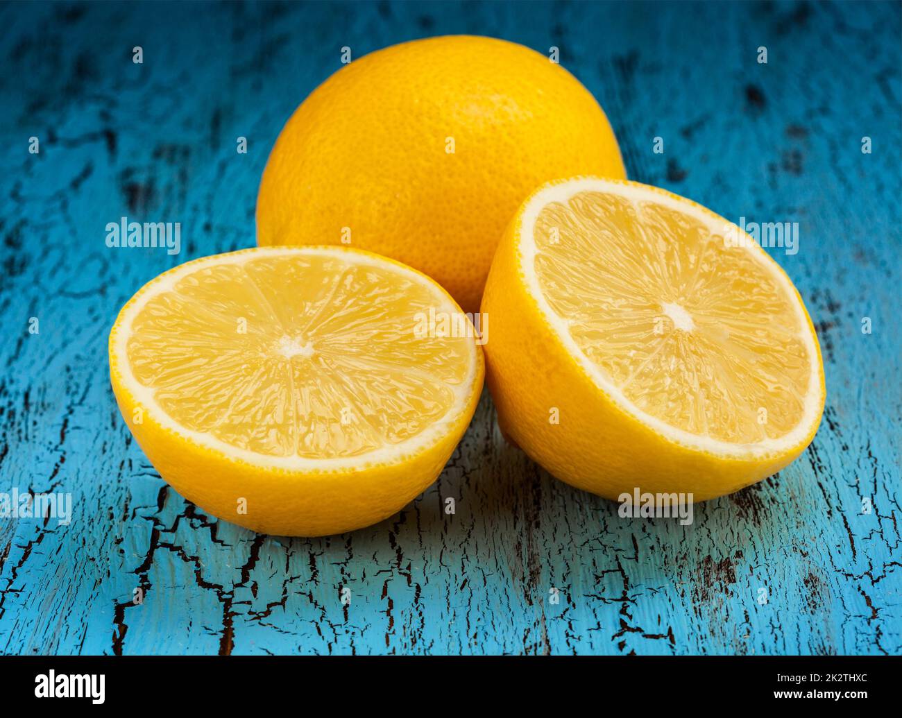 Citron demi coupé Banque de photographies et d’images à haute ...