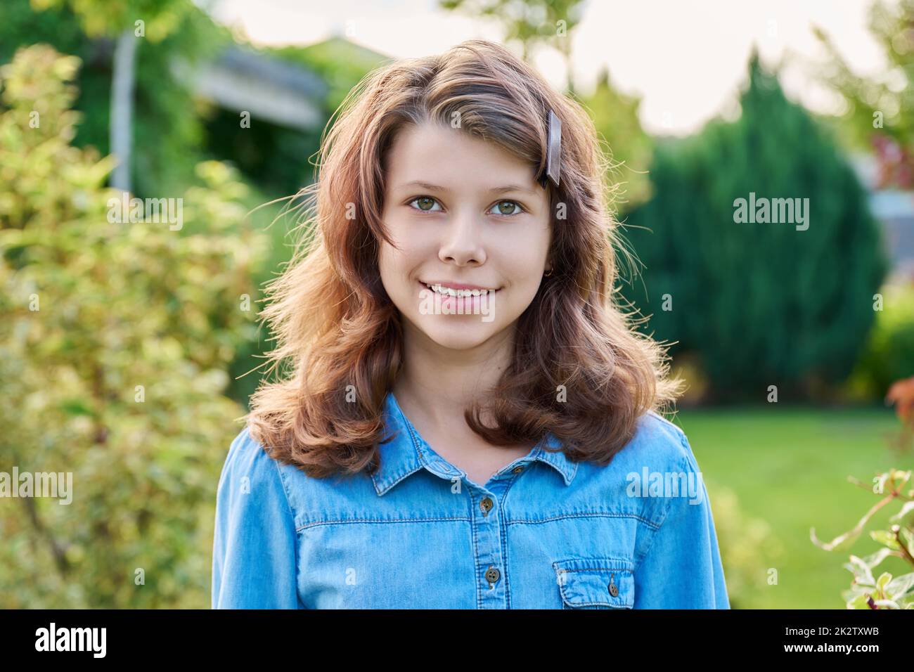 Jolie fille 13 ans Banque de photographies et d’images à haute ...