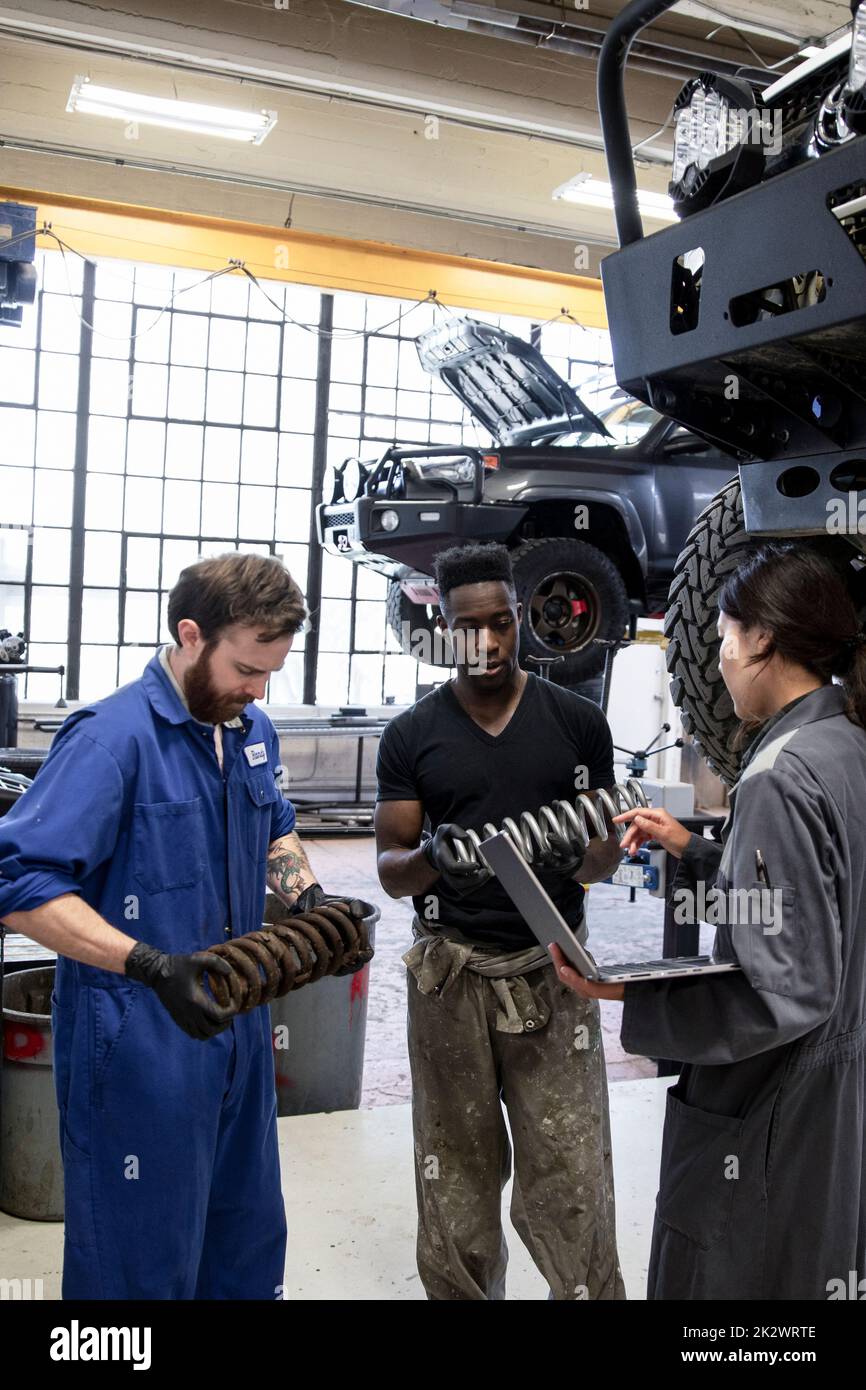 Auto mechanics Banque de photographies et d’images à haute résolution ...