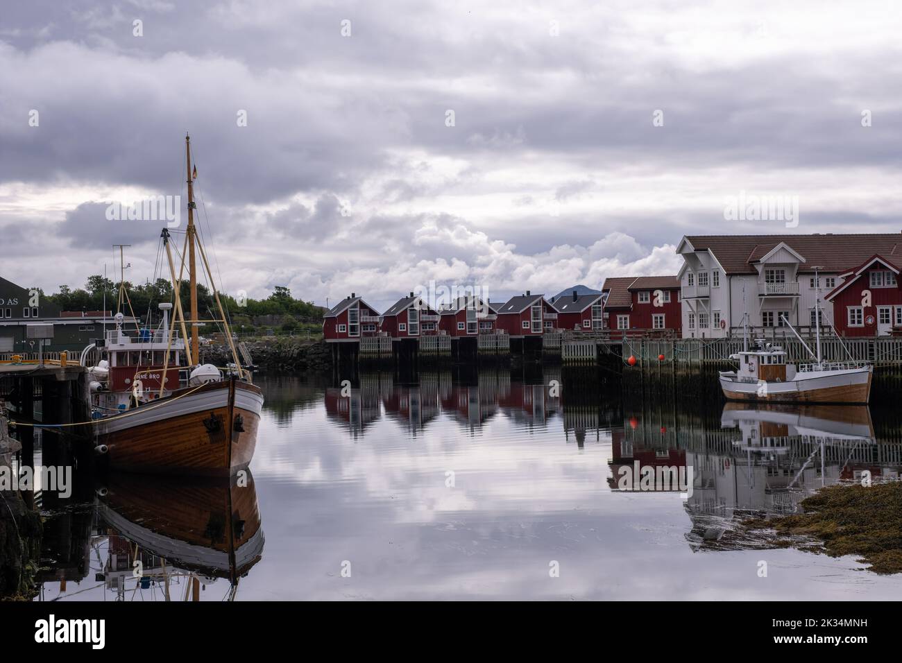 Svolvaer, Norvège - 17 juillet 2022 : promenade de Svolvaer. Bateaux ...