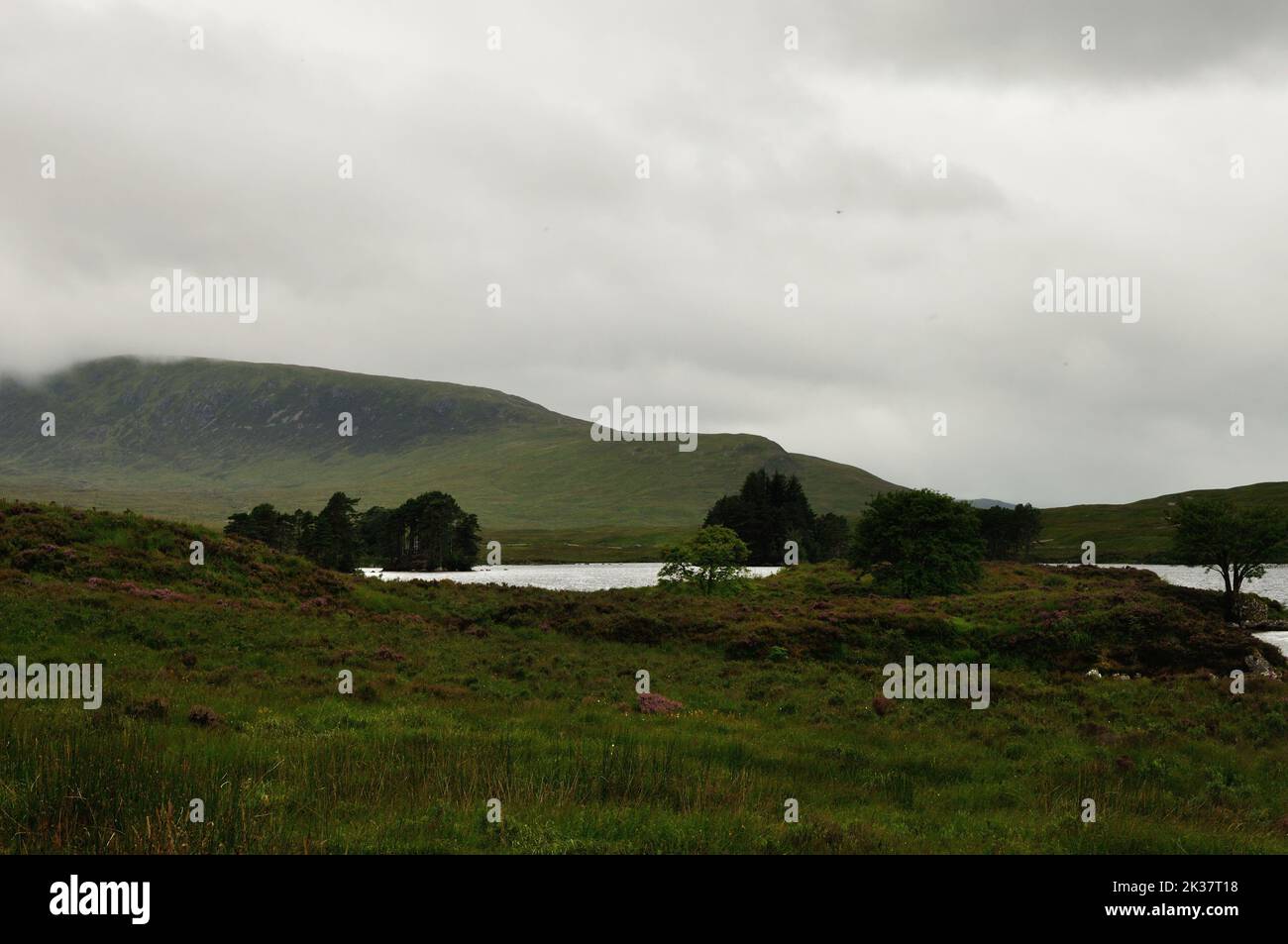 Loch coir a bhric beag Banque de photographies et d’images à haute ...