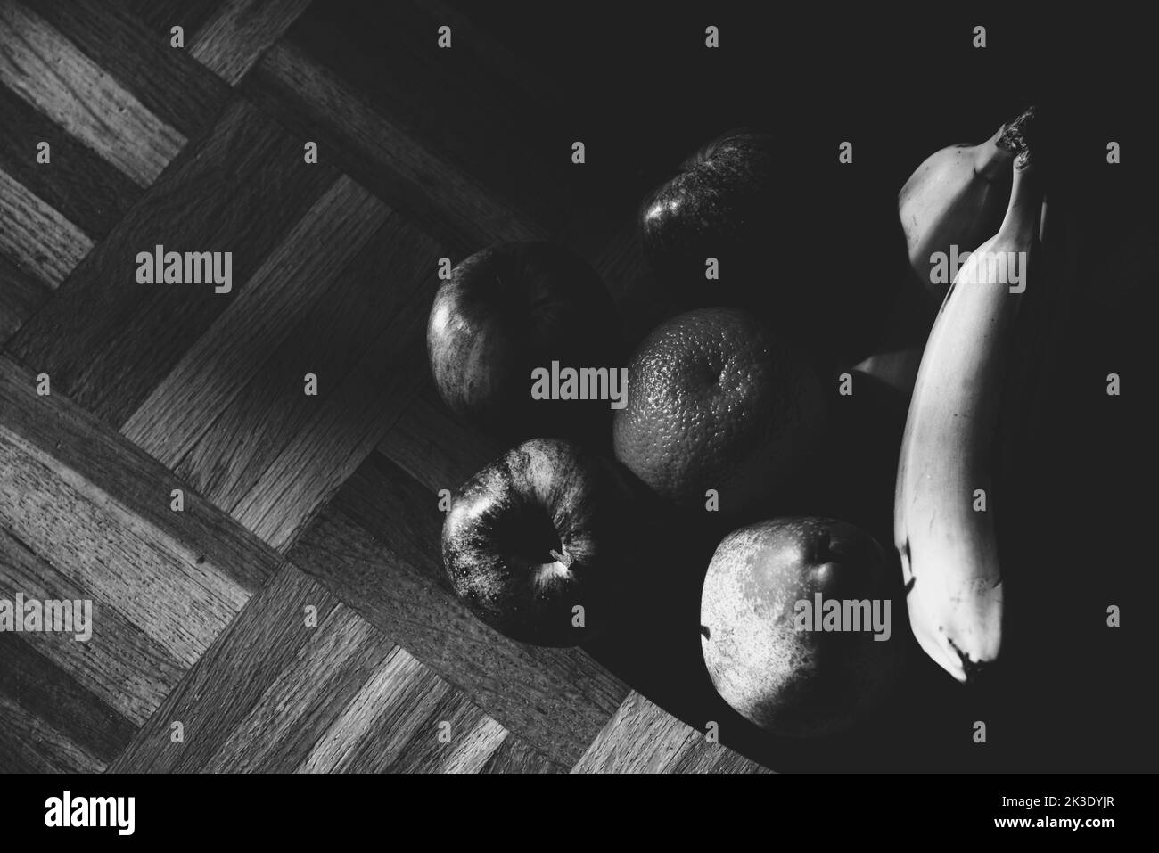 Encore la vie avec des pommes biologiques, poire, orange banane fruits ...