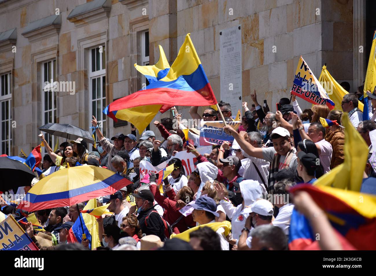 Bogota, Colombie, 26 septembre 2022. Les manifestants brandient les ...