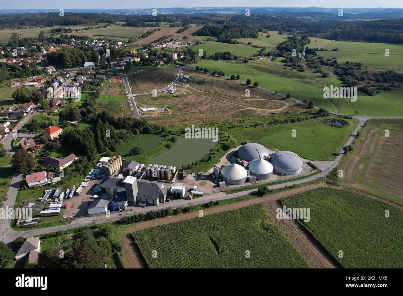 Production de biogaz, centrale de biogaz, bioénergie, panorama aérien ...