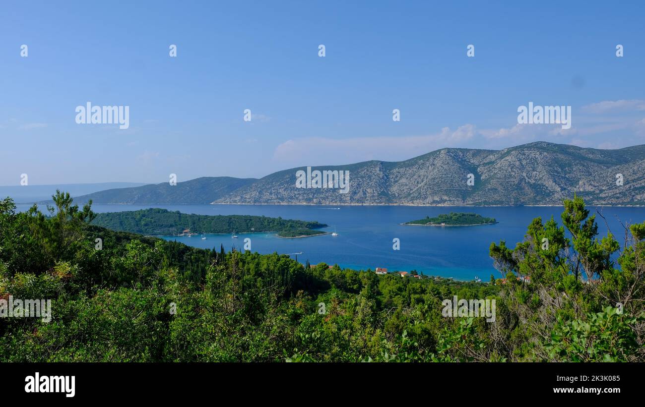 Rêve d'été : vacances sur le lac de Garde en Italie - plages idylliques ...