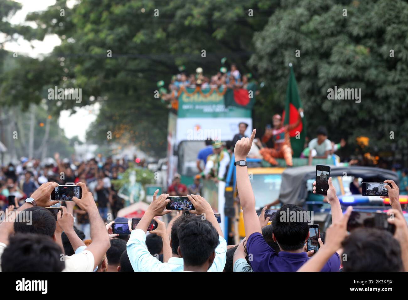 Les membres de l’équipe de football des femmes du Bangladesh, qui a ...