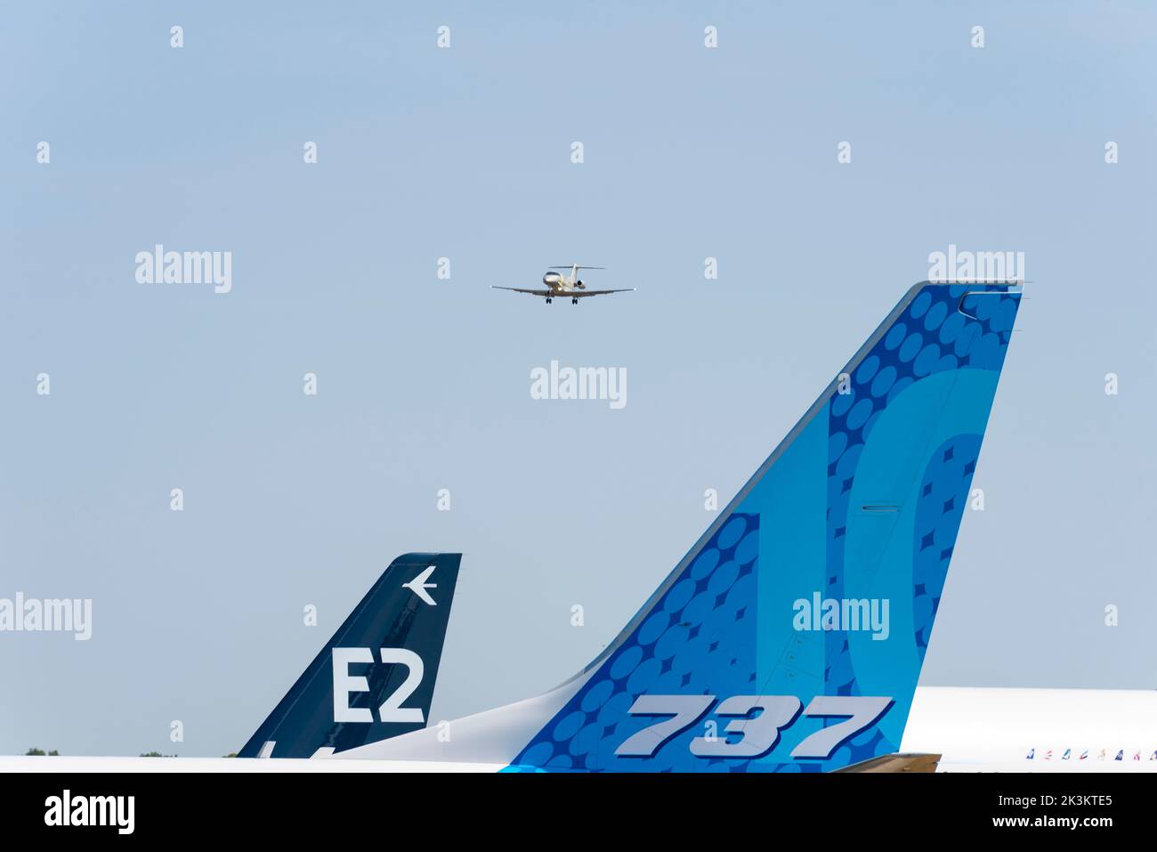 Queues des Boeing 737 MAX 10 et des avions de ligne Embraer E190-E2 au ...