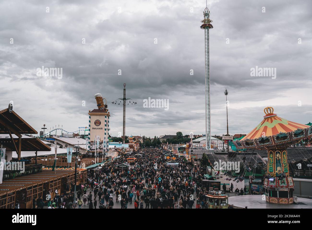 Vue aérienne Oktoberfest Munich. Des foules de gens au festival de la ...