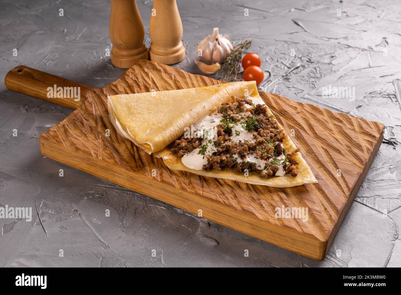 Crêpes farcies à la bolognaise, farcies à l'ail au poivre de bœuf haché ...