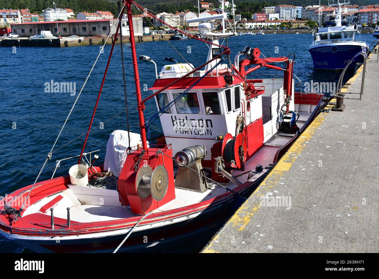 Bateaux de pêche du port et de galice dans la célèbre Rias Baixas en ...