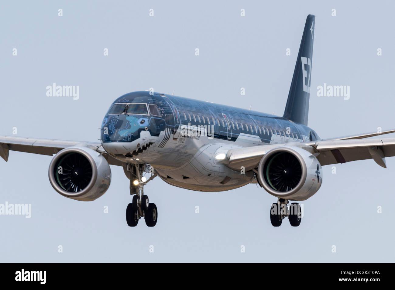 L'avion de ligne Embraer E190-E2 nommé « profit Hunter » débarque après ...