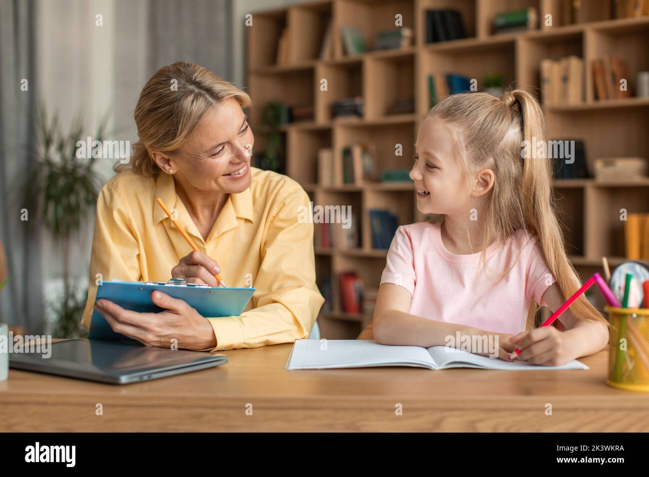 Fille intelligente Banque de photographies et d’images à haute ...