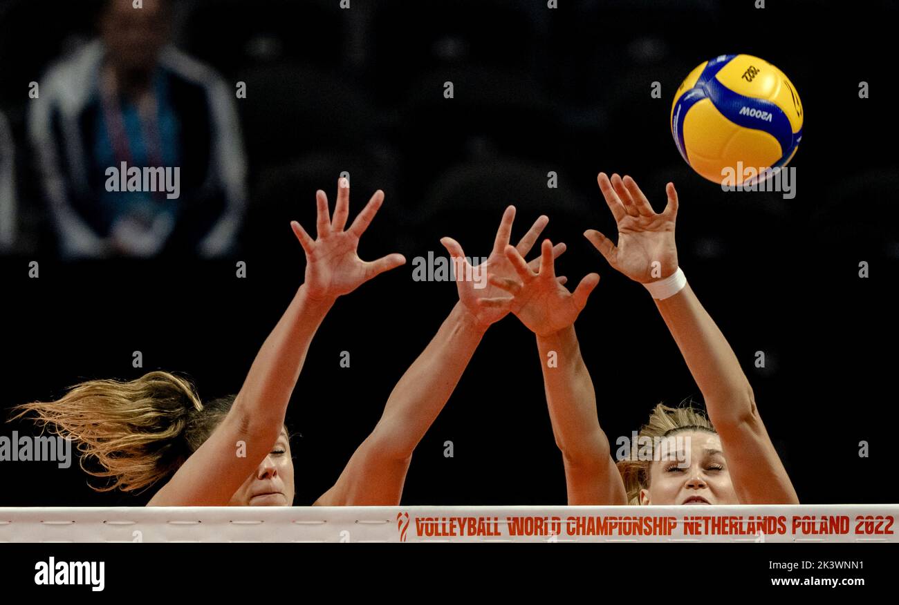 ARNHEM - Juliet Lohuis et Nika Daalderop des pays-Bas en action contre ...