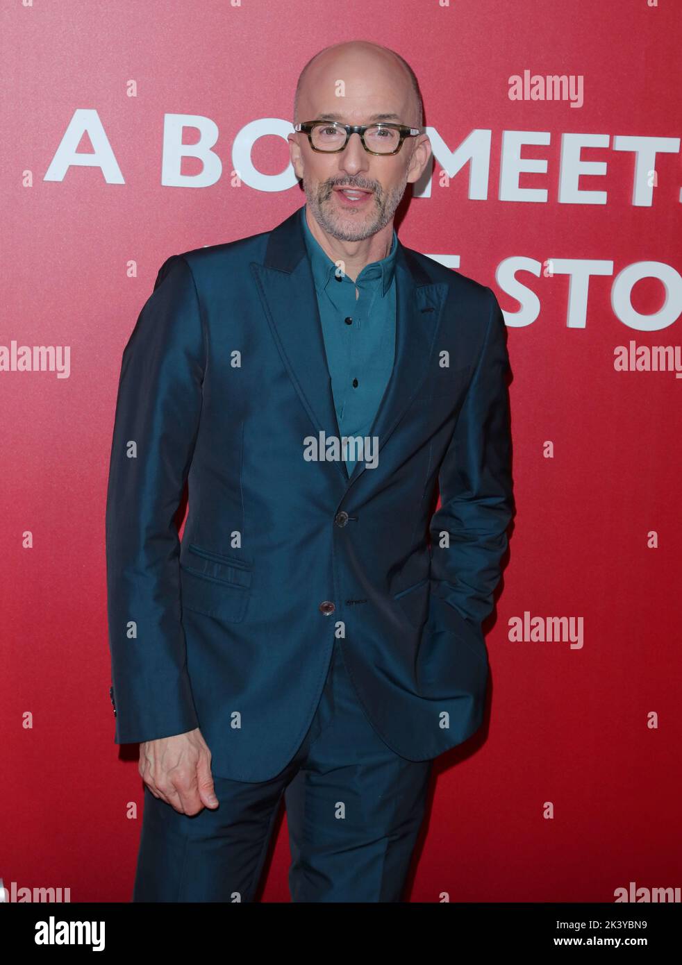 Jim Rash arrive à la première de BROS universel qui a eu lieu à la ...