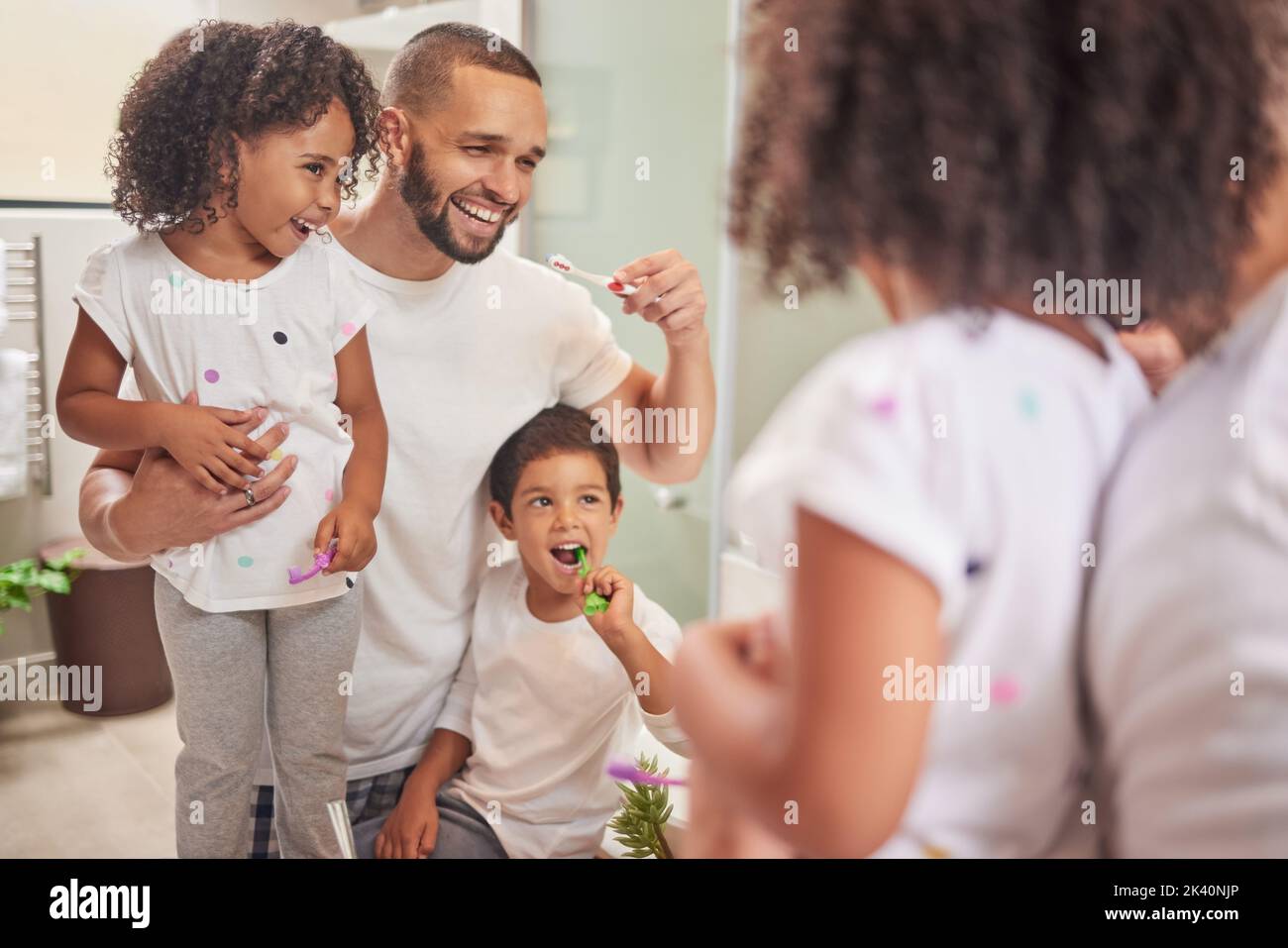 Hygiène buccale des enfants Banque de photographies et d’images à haute ...