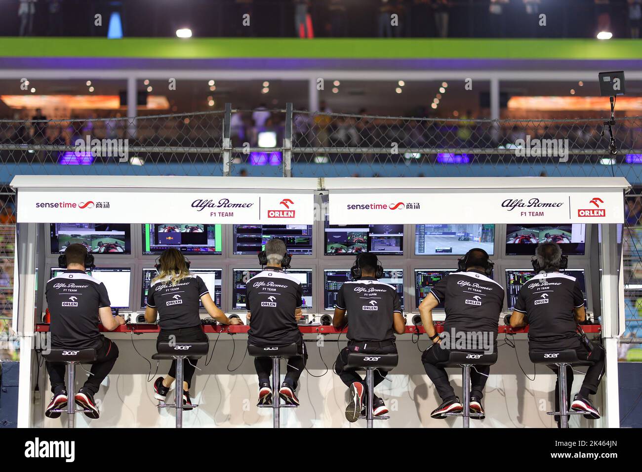 F1 pit wall Banque de photographies et d’images à haute résolution - Alamy