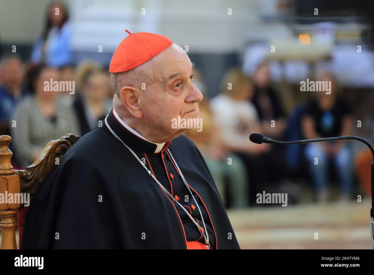 Le cardinal angelo comastri Banque de photographies et d’images à haute ...