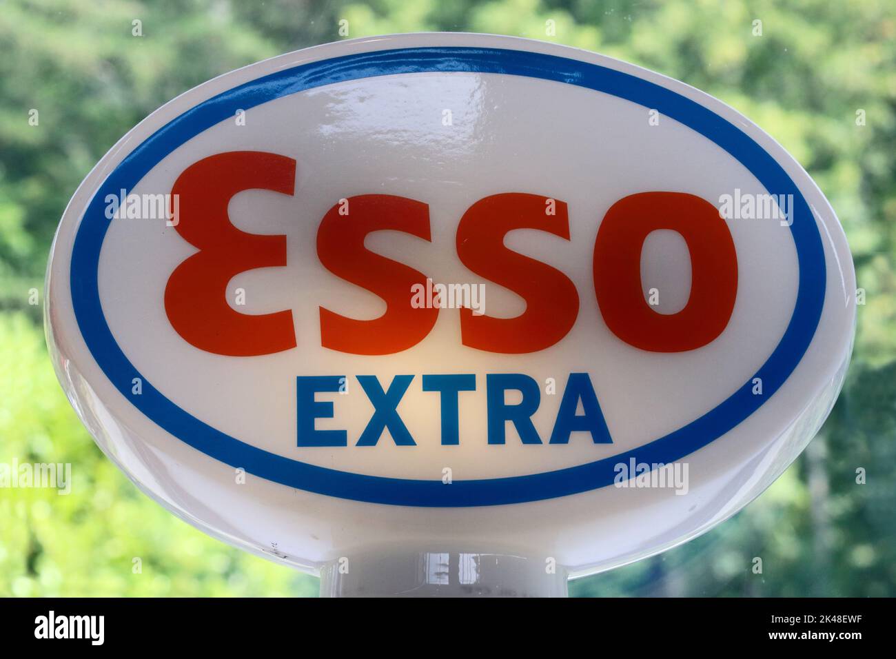 Ancienne pompe à essence esso Banque de photographies et d’images à haute résolution - Alamy