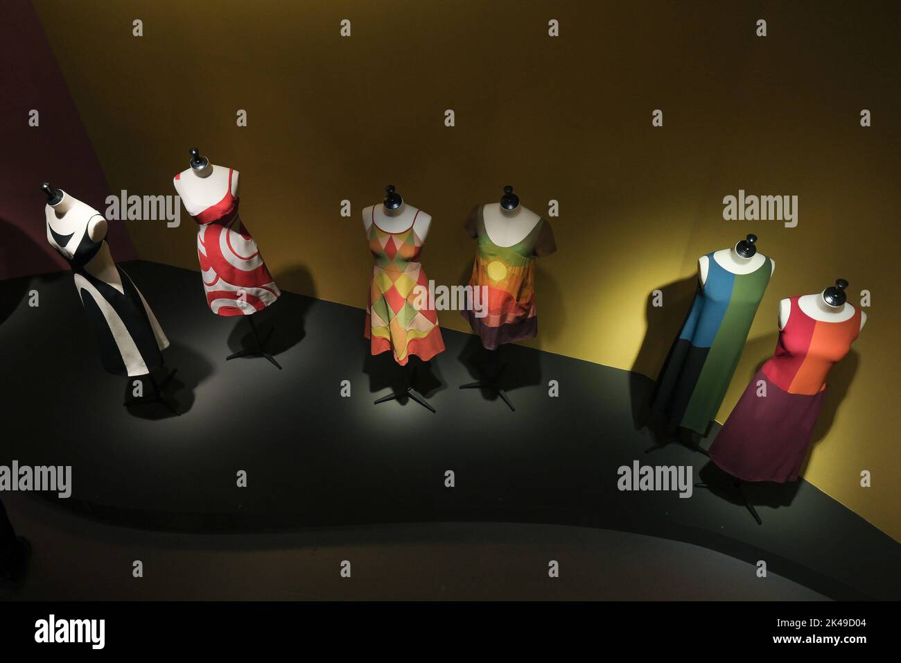 Madrid, Espagne. 01st octobre 2022. Les robes sont exposées pendant l ...