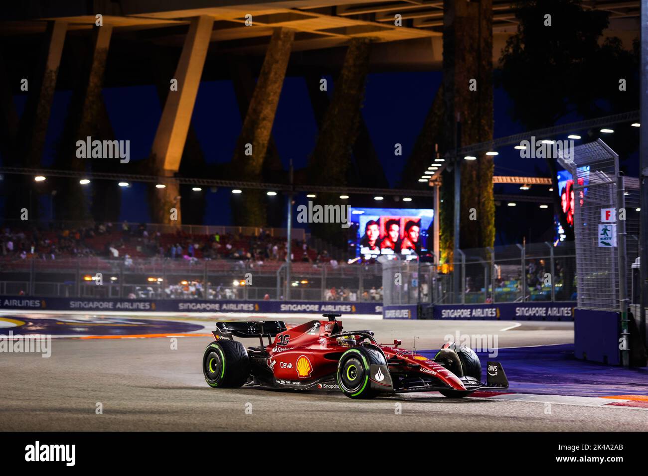 16 LECLERC Charles (mco), Scuderia Ferrari F1-75, action pendant la ...