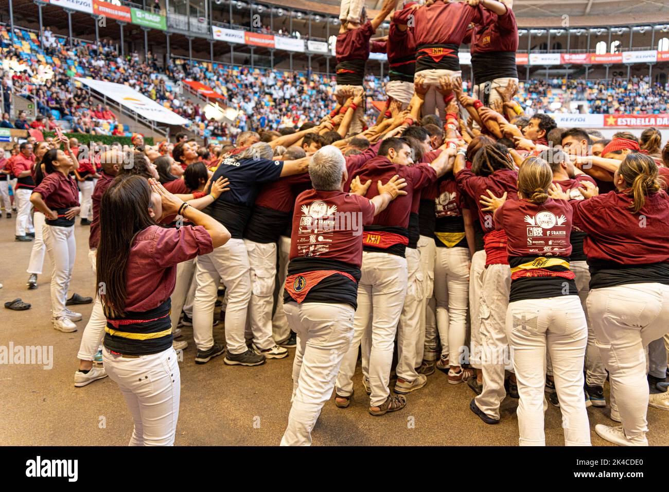 Le premier jour de la vingt-huitième "concourt de castells", concours à ...