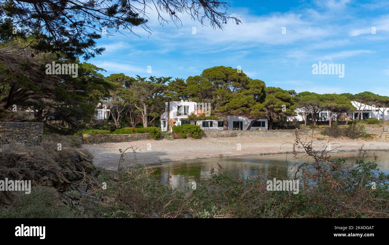 Modern house in cadaques Banque de photographies et d’images à haute ...