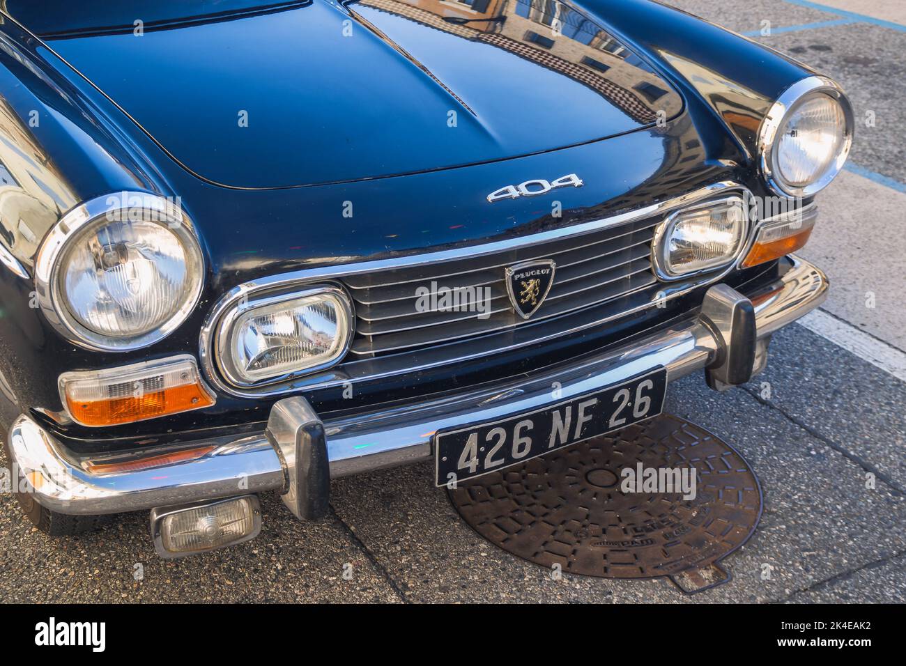 Automobiles peugeot anciennes Banque de photographies et d’images à ...